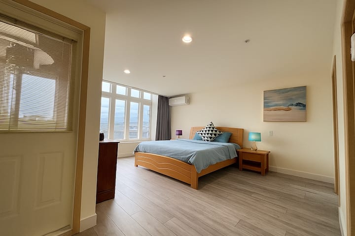 Spacious 5 Bedroom House With Ac - 本那比