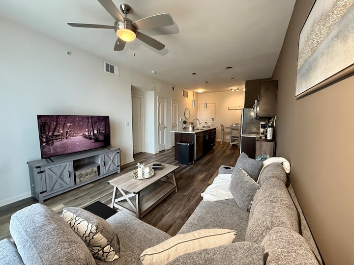 The Domain Austin: Pool, Gym, Luxury Stay - Austin, TX