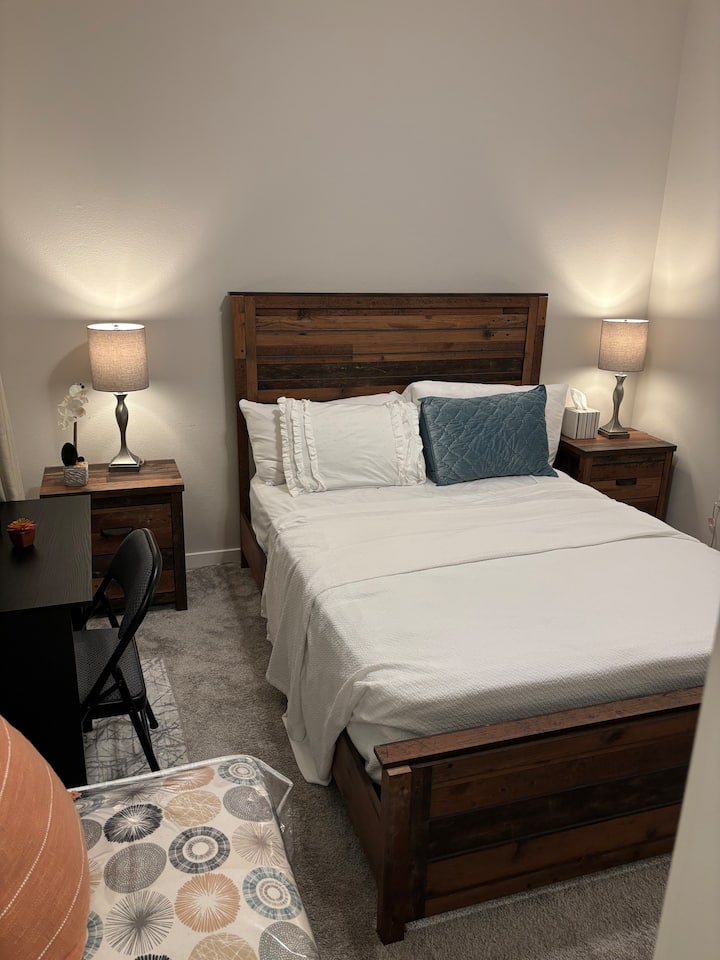Cozy Room In New Home In Sacramento - Sacramento, CA
