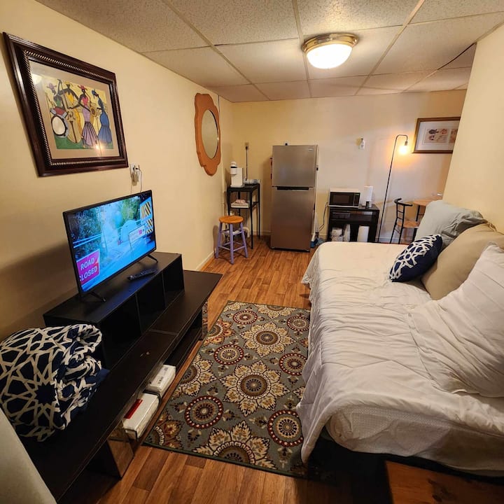 Peaceful: Your Cozy Suite Retreat - Richmond, VA