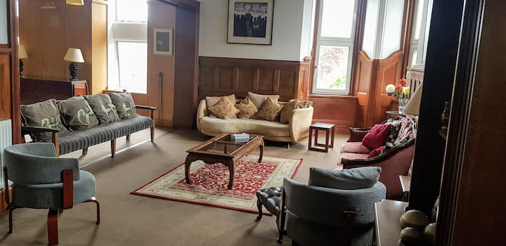 Large Family Mansion. Near Lochs - Loch Lomond