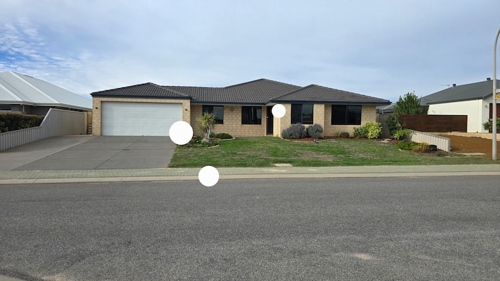Ensuite, Lounge & Basic Kitchen - Geraldton