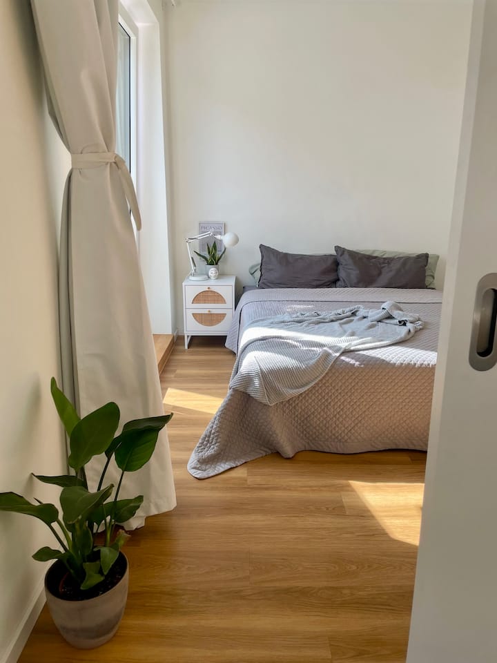 Stylish, Light-filled Escape Near Eimsbüttel - Hamburgo