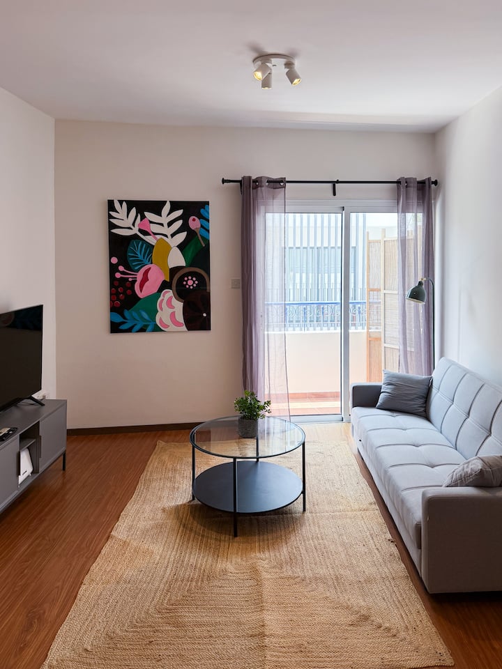 Old Town Charm | 1br Apt - 리마솔