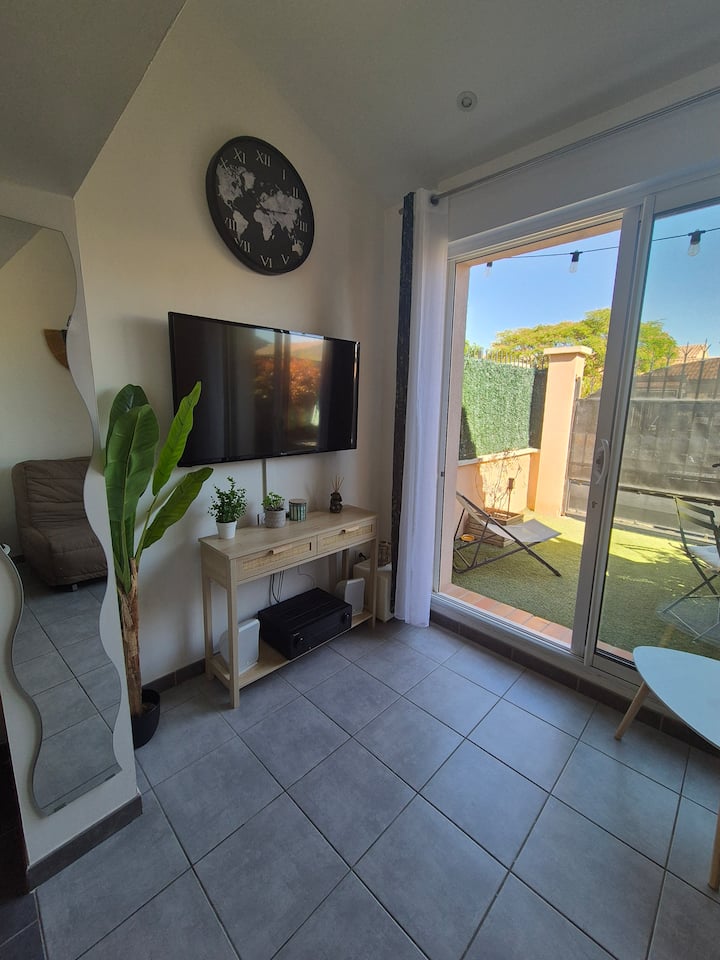Studio Climatisé Terrasse/wi-fi/parking Gratuit - Pernes-les-Fontaines