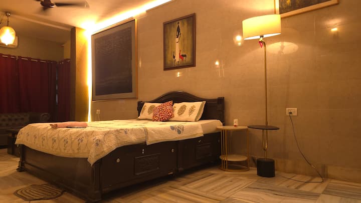 Apple 4 Bed | Khar Linking Road - Mumbai