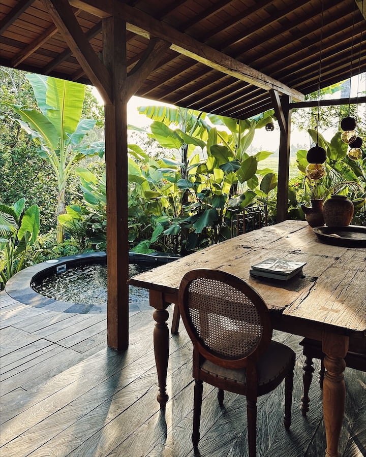 Natural, Warm, Jungle Villa - Bali