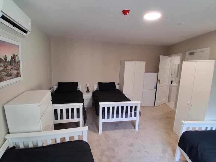 The Ambassador Apartment - Leitrim Village
