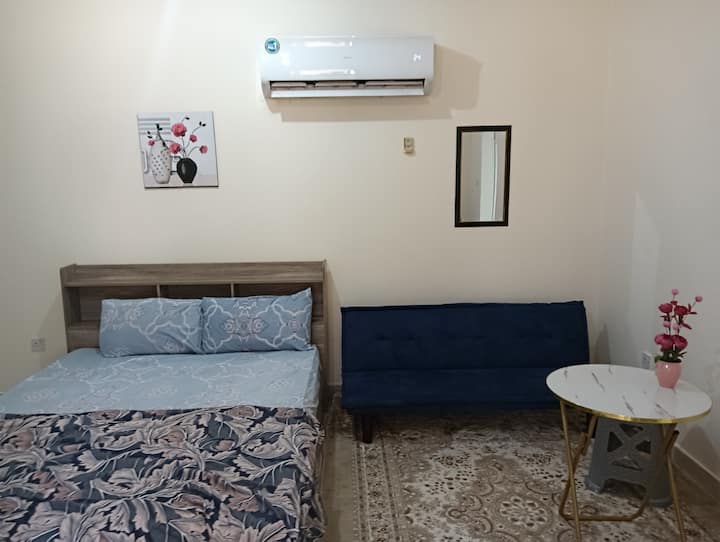 Master Room In Villa - Abu Dhabi