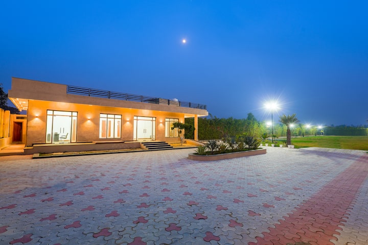 Palm Tree Villa | Nature Retreat - Ramnagar