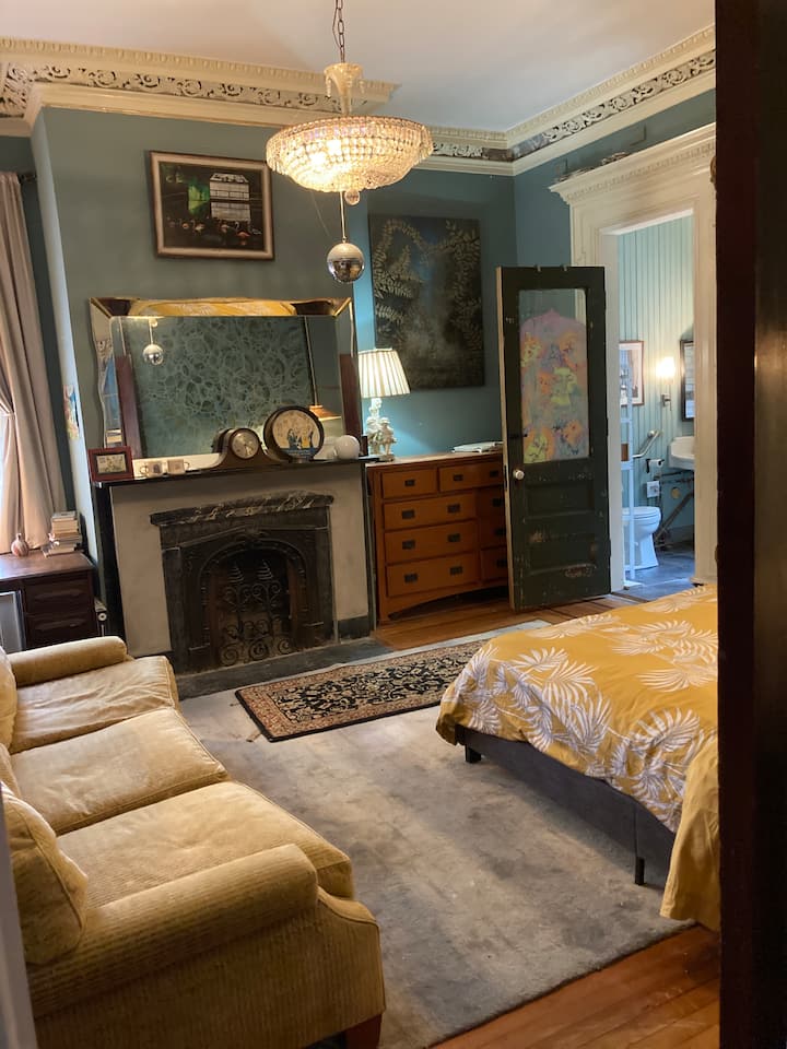 Suminski Innski- Private Parlor - Tivoli, NY