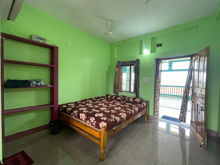 Vegetarian Spiritual Home Stay - Puri