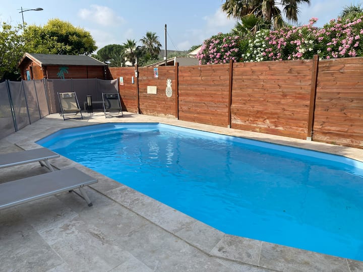 Villa Tout Confort Avec Piscine - Aimargues