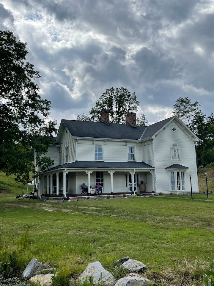 Historic Abingdon Farmhouse - Abingdon, VA