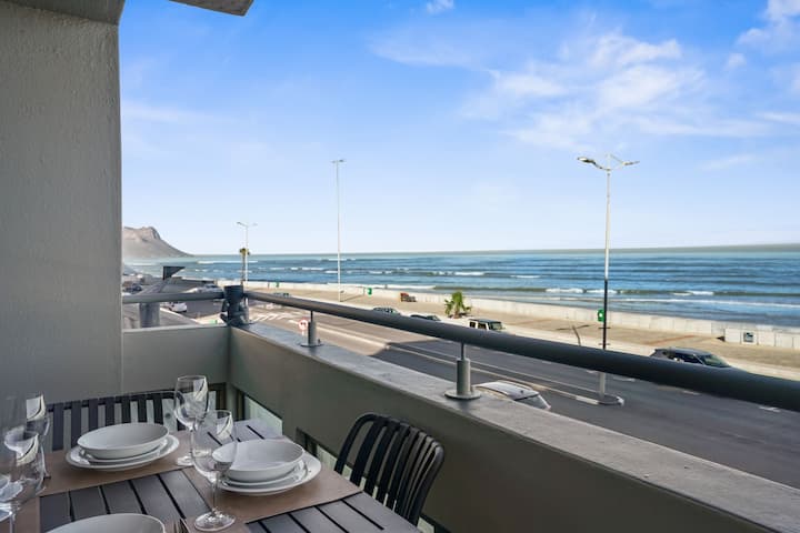Searenity Tides Beachfront Mountain Vista - Somerset West