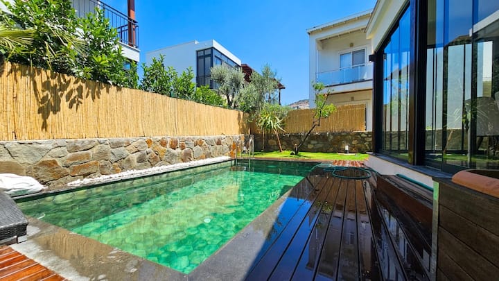 ÖZel Havuzlu Müstakil Villa Gümüşlük - Gümüşlük