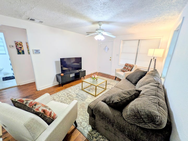 3bd And 1.5 Bath House, 5 Mins From Forsyth Park - Savannah, GA