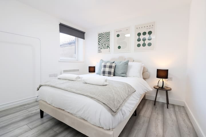 The Central Vale -Free Parking, Contractor&holiday - Cardiff