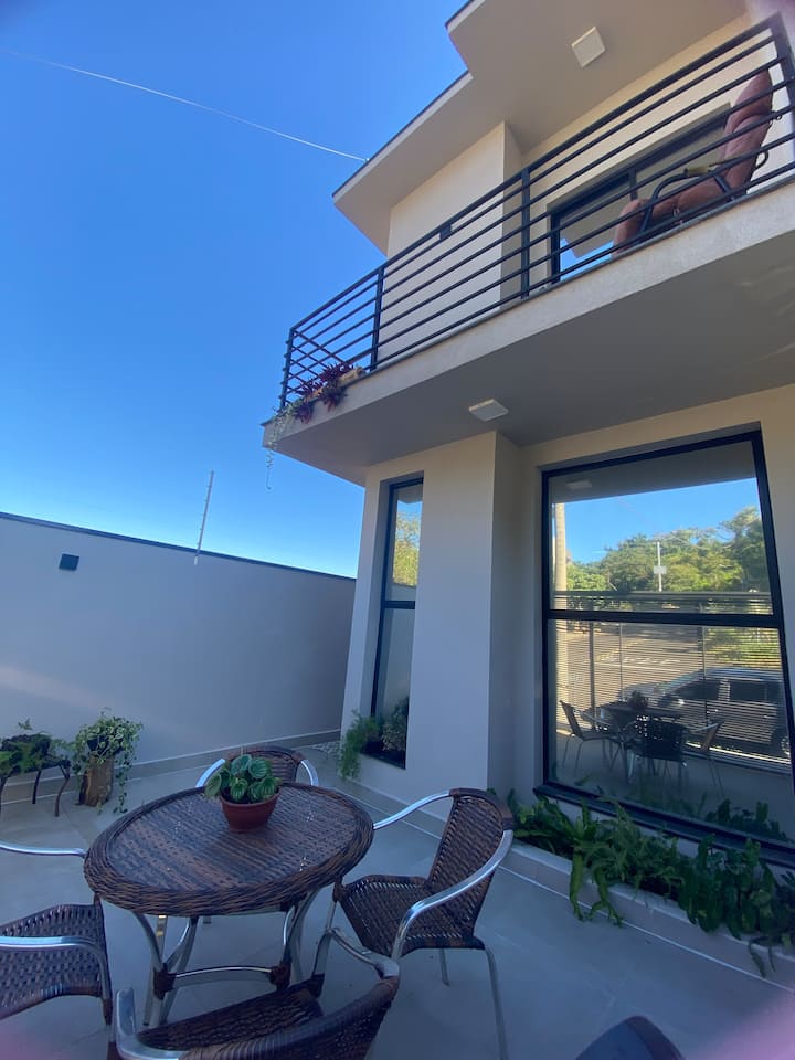 Refúgio Charmoso - Ideal Para Jantar Ou Recepção - Jaguariúna