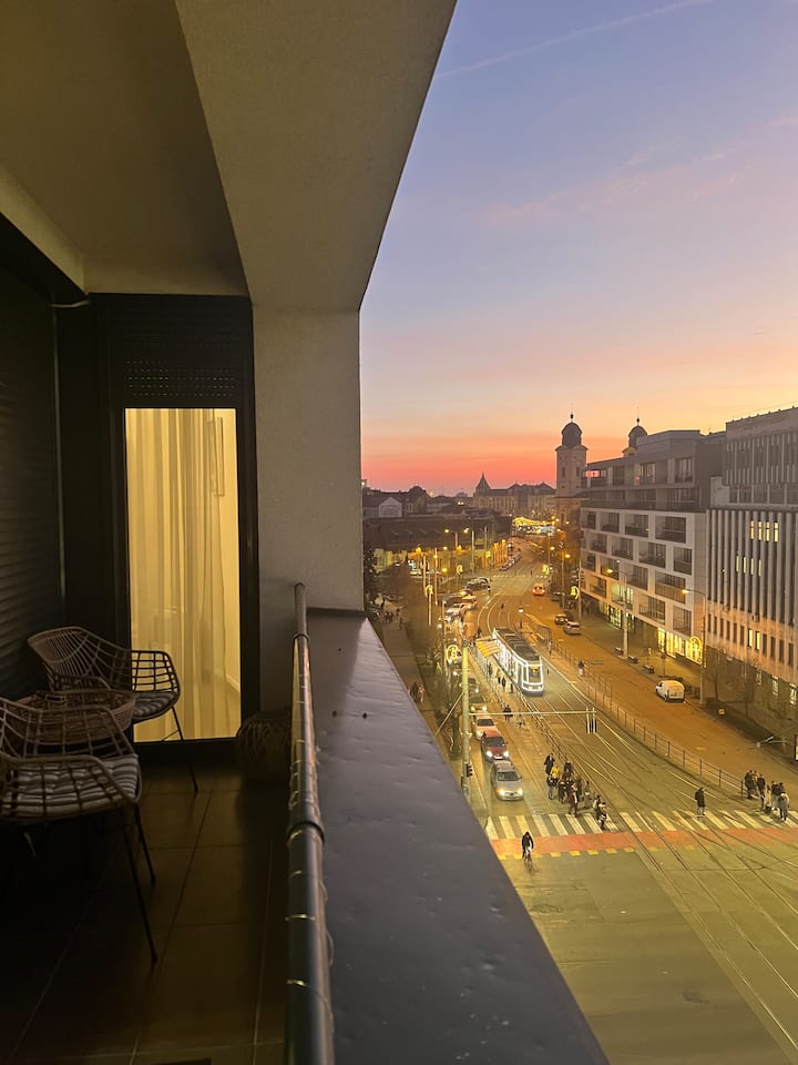 Paris Yard Apartman (With Free Parking) - Debrecen