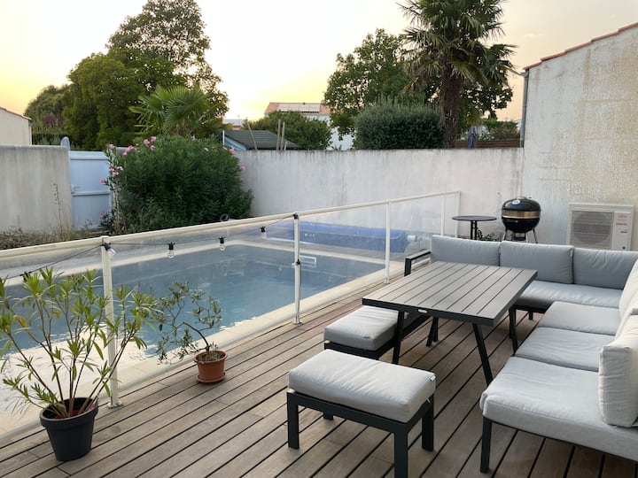 Maison Paisible Avec Une Grande Terrasse - La Rochelle