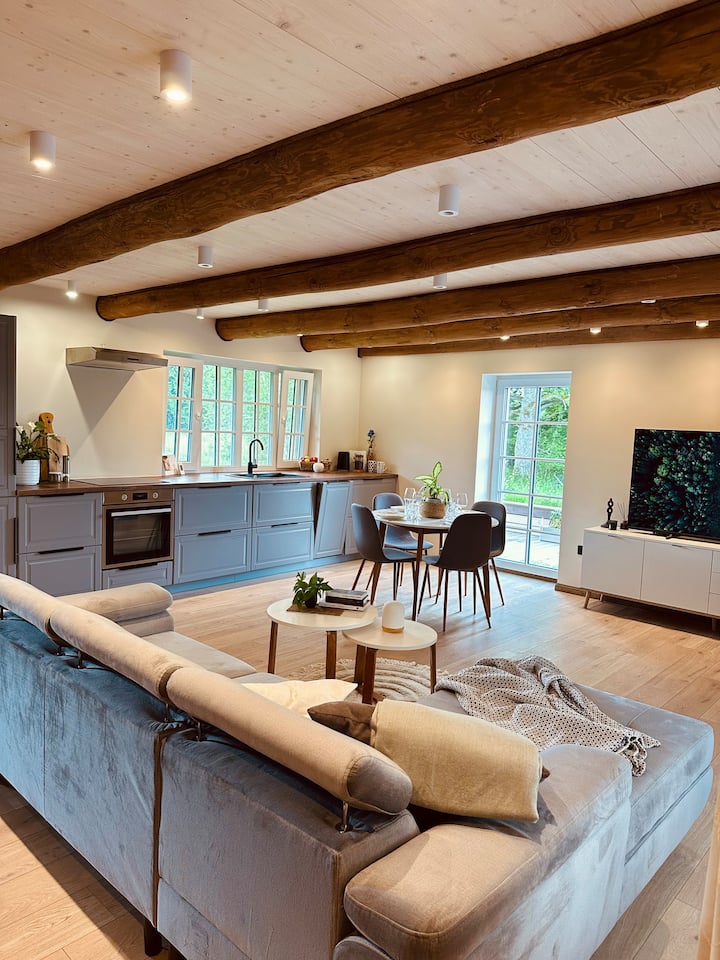 Privaatne Talumajutus Basseini Ja Saunaga - Estonia