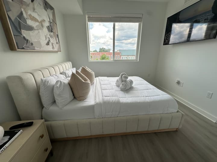 New! Luxury Apartment Near Atlanta Free Parking! - Douglasville, GA