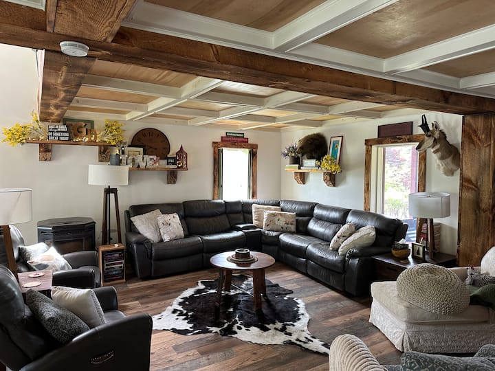 The Antler: 1721 Restored Farm House - Keene, NH