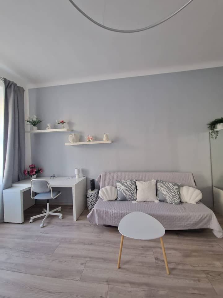 Spacious Apartment By Anděl Metro & Free Parking - Prága
