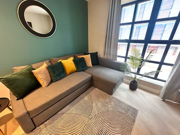 Live & Work Comfortably 1br - Solihull