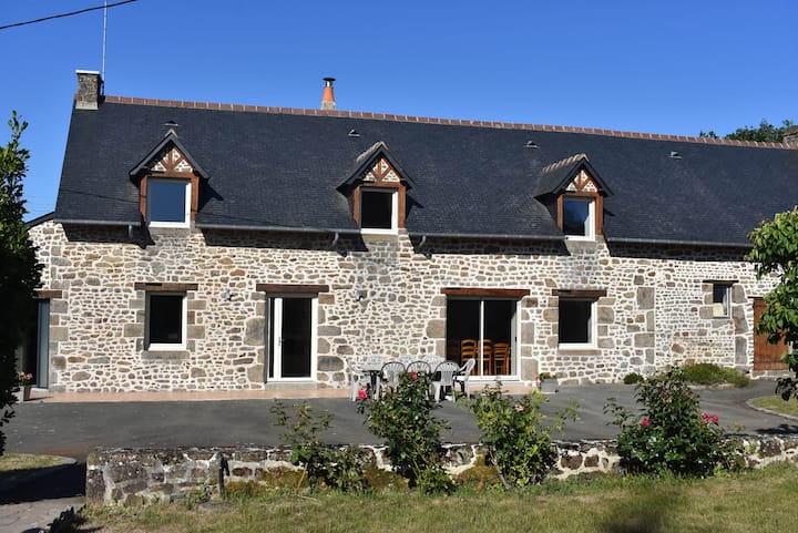 Gîte Familial Avec Jeux, La Mancellière - France