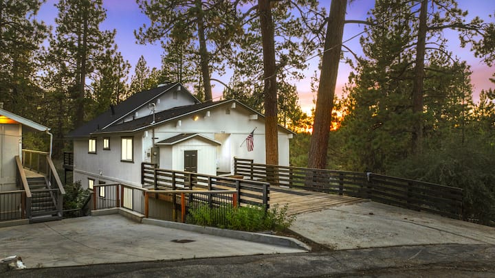 Moonridge Ski&zoo Chalet Hottub/4 Bb/bbq/fire Pit - Big Bear Lake, CA