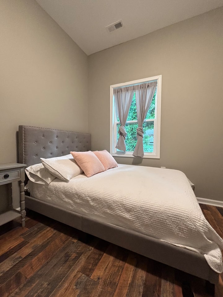 Comfort & Style Near Fort Lee - Petersburg, VA