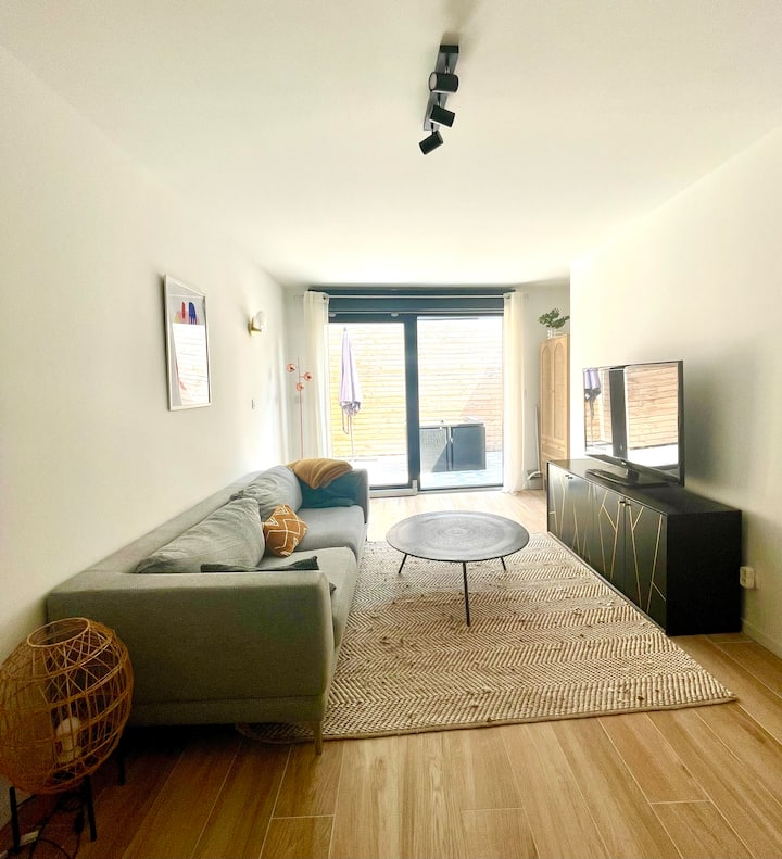 Appart Cosy Avec Terrasse Privée - Croix