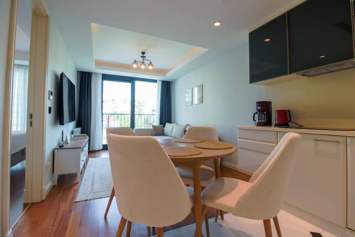 Central 1br In Taksim Beyoglu• Free Secure Parking - Beykoz