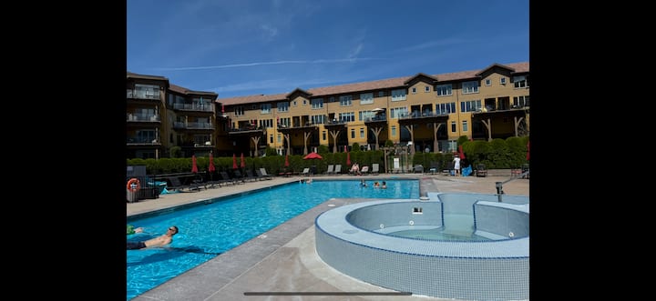 Barona Beach  Lakefront Condo - West Kelowna