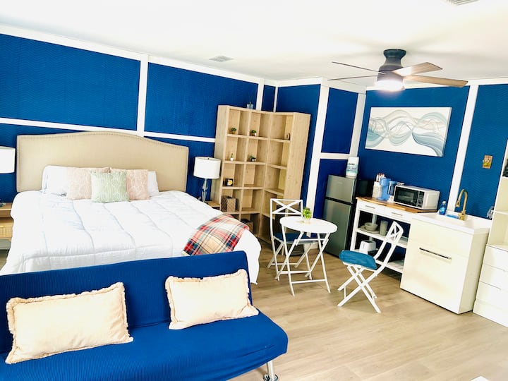 Bright, Calming Studio - Austin