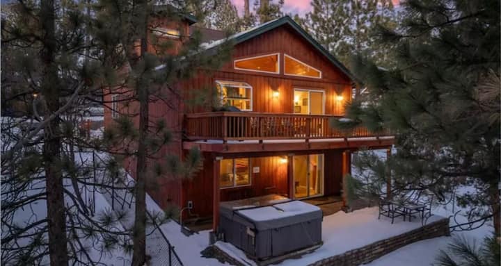 Next To Park · By Lake & Slopes · Spa & Pool Table - Big Bear Lake, CA