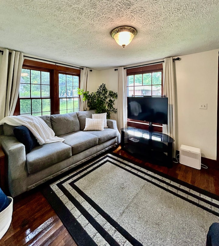 Lil’ House For You - カルマン, AL