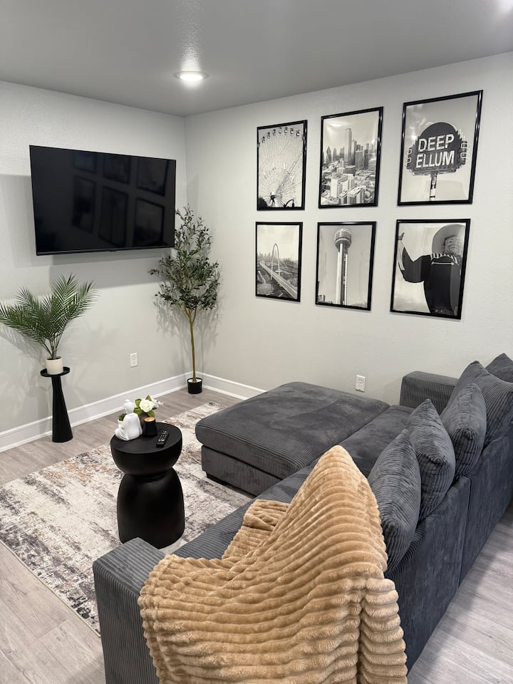 Downtown Dallas Cozy: Steps From Attractions! - Dallas, TX