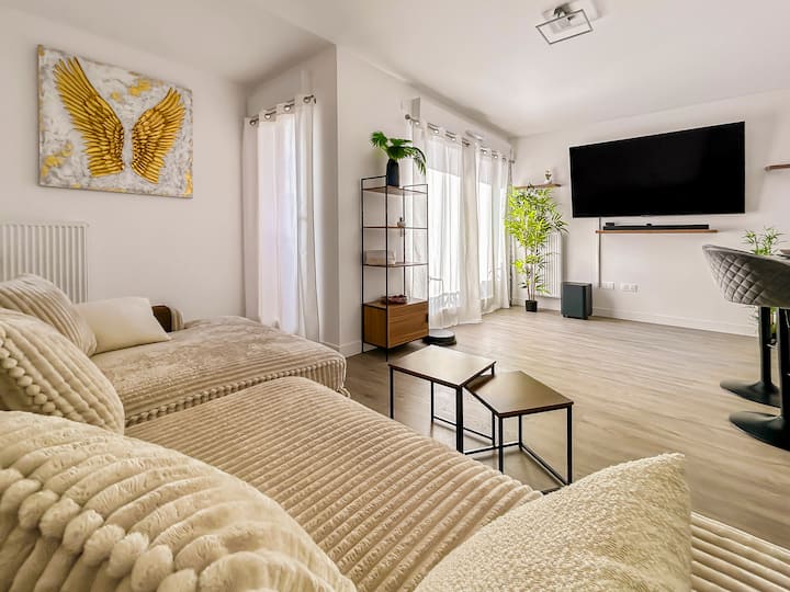 Séjour Calme Grand Paris, Balcon Privé, Fibre - Romainville