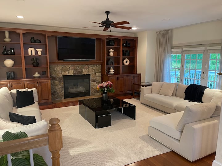 Elegant Retreat - Syracuse, NY