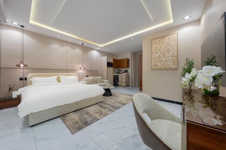 استديو فاخر ب جانب المملكه A12 - Riyadh