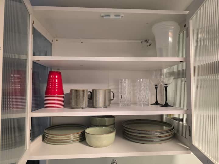 Cute Furnished Cottage With Washer/dryer/ Kitchen. - Danville, CA