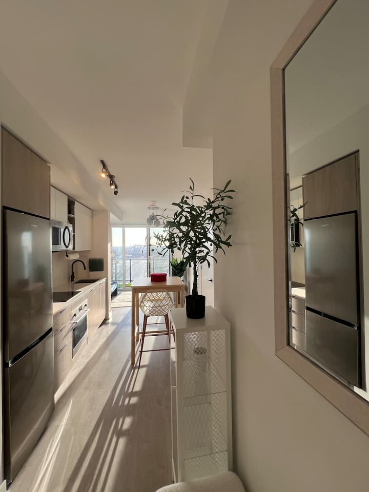 Enjoy Lux Condo, Pool And Sunsets - Toronto