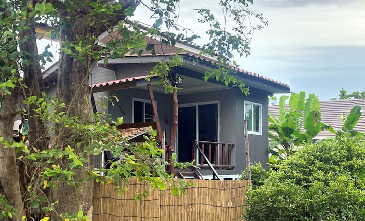 Spacious Funky Chill Studio Home W/ Private Garden - Ko Pha Ngan