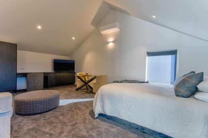 Wanaka Haven - Modern & Spacious Loft - Wanaka