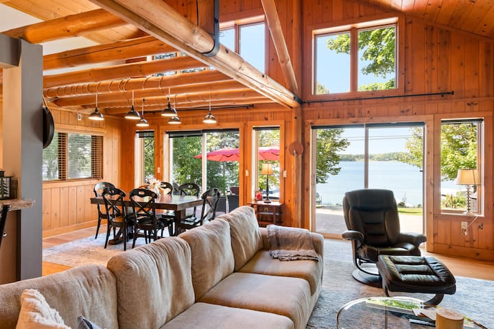 Lake Ripley Retreat - Deerfield, WI