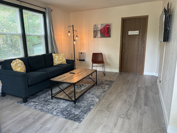 Enchanted Finch Arboretum 1br Duxplex /Ac/ Parking - Spokane, WA