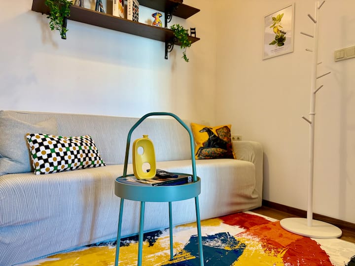 Cosher | Cozy Italian Balcony - 소피아